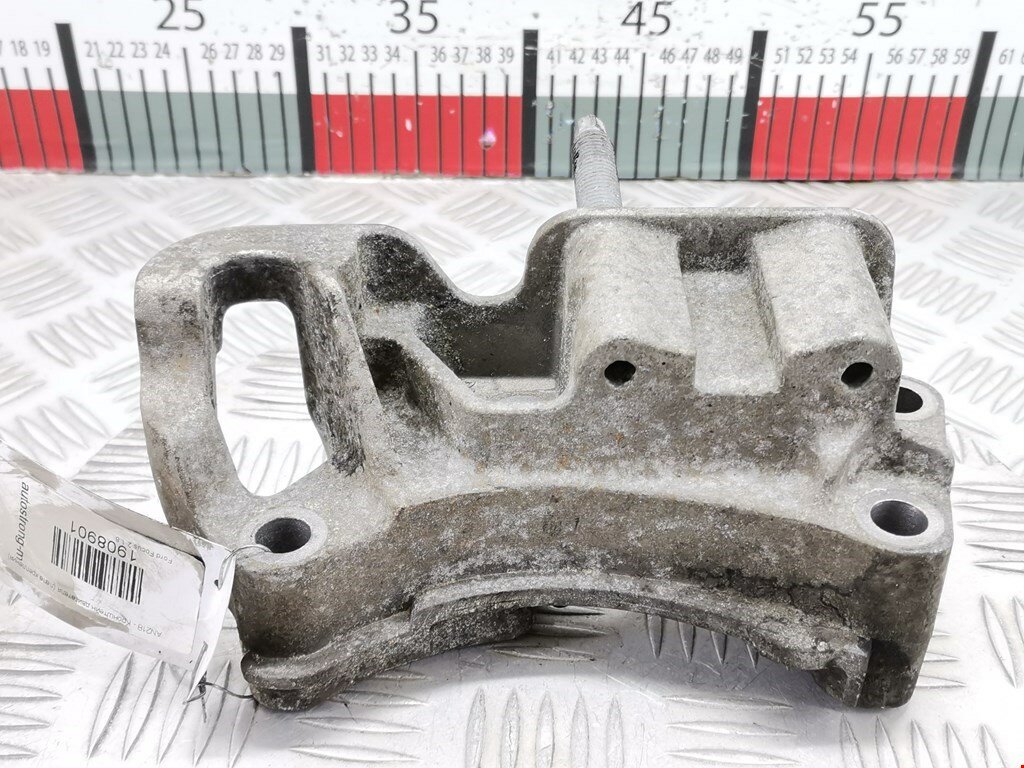 Кронштейн (крепление лапа) двигателя Ford Focus 2 арт. 1908901