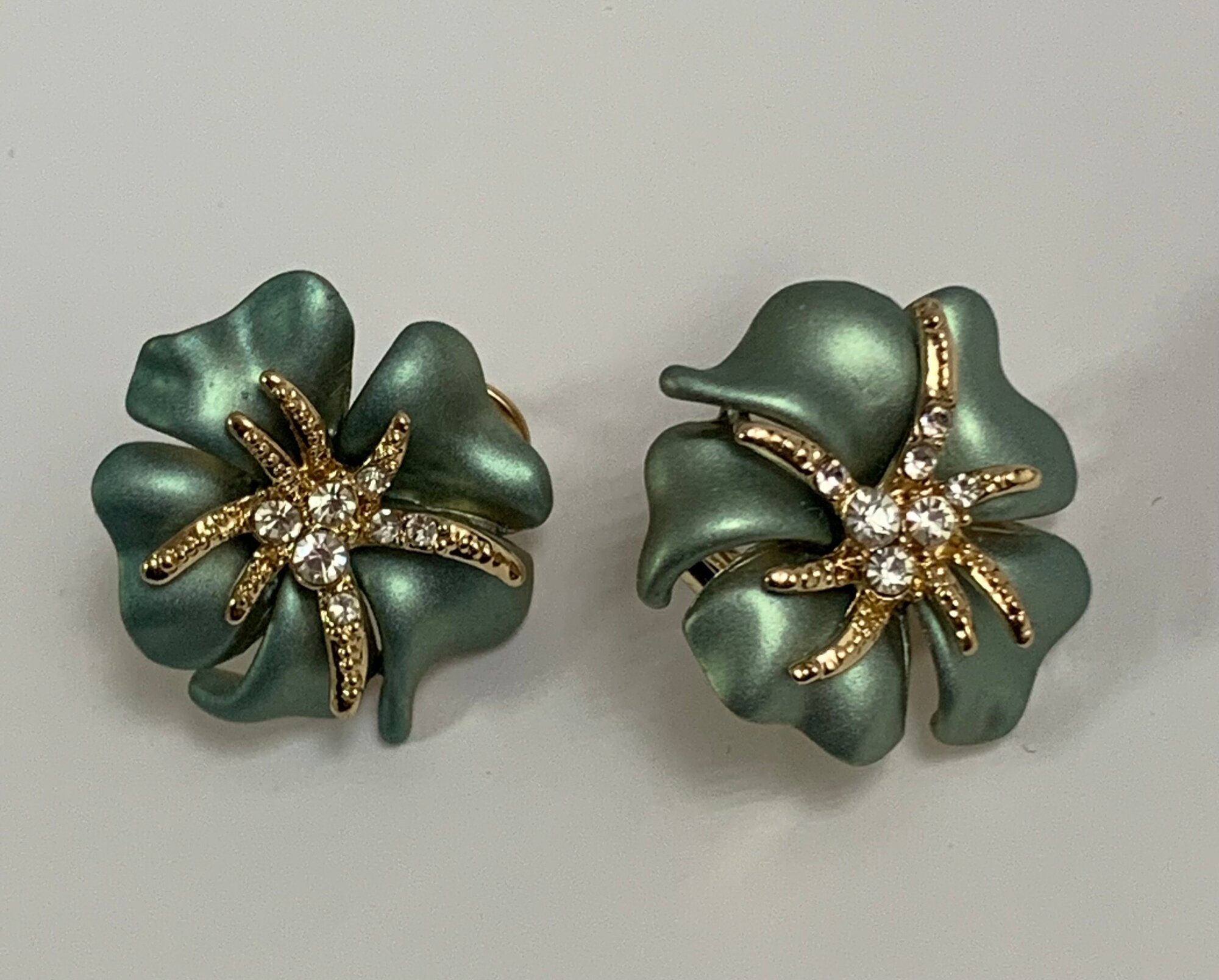 Серьги, эмаль, циркон