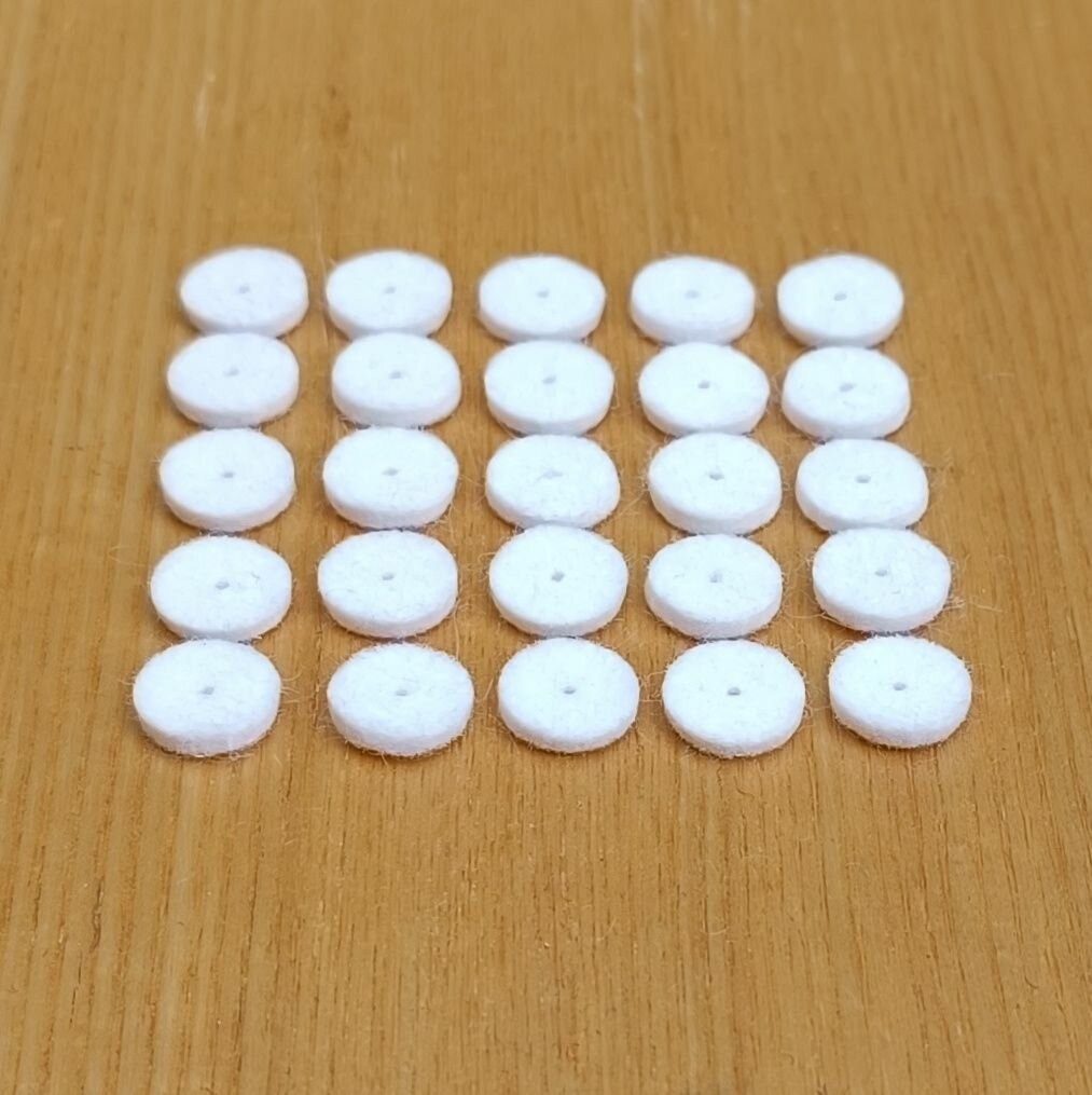 Набор из 25 демпферов Белых под кнопки диаметром 14мм, для правой клавиатуры гармони 25Х25