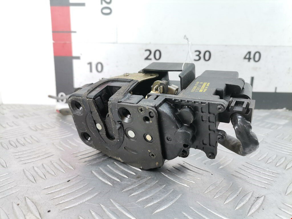 Замок двери передней левой Mazda Xedos6 CA0659310A арт. 1873112