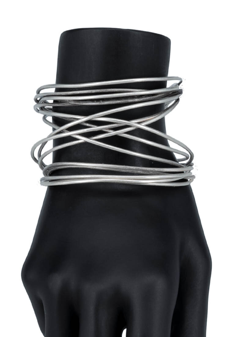 Жесткий браслет