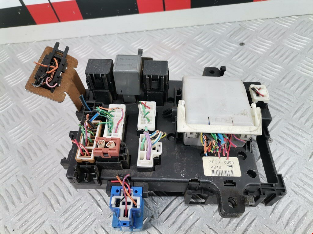 Блок предохранителей Nissan Terrano II (R20) 243509F500 арт. 516578