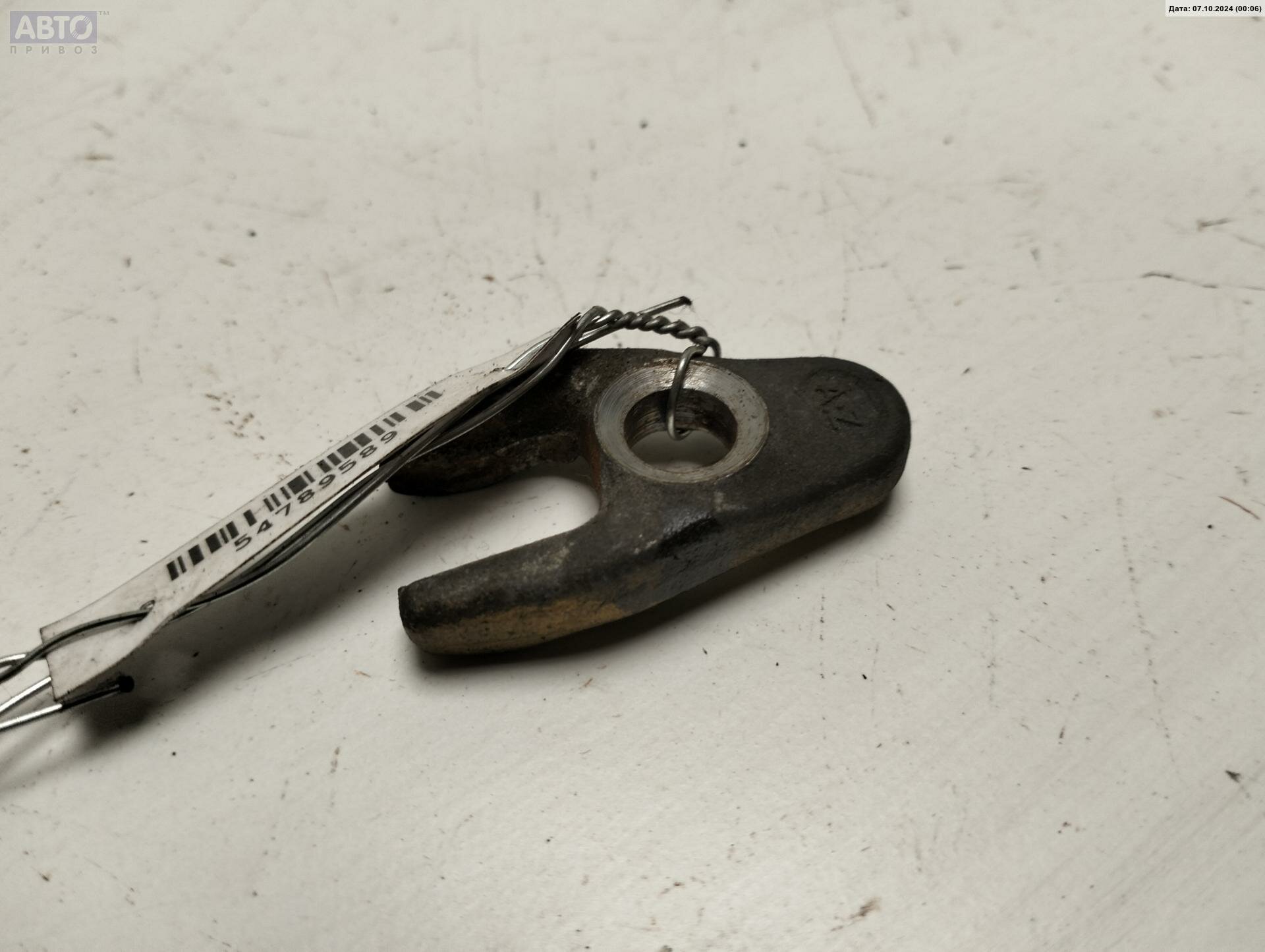 Скоба (кронштейн) крепления форсунки Renault Scenic 1 (1996-2003)