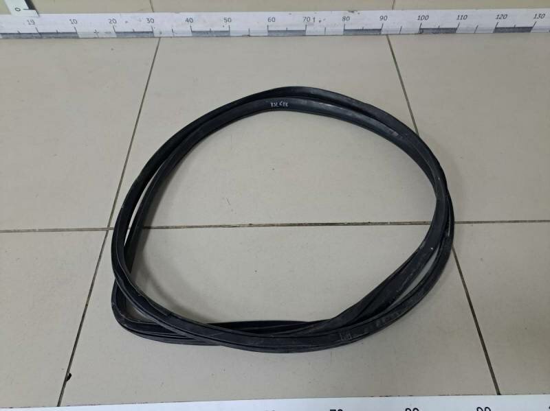 Уплотнитель проема двери передней правой Hyundai i30 GD 2012 кат.номер: 82120A6000