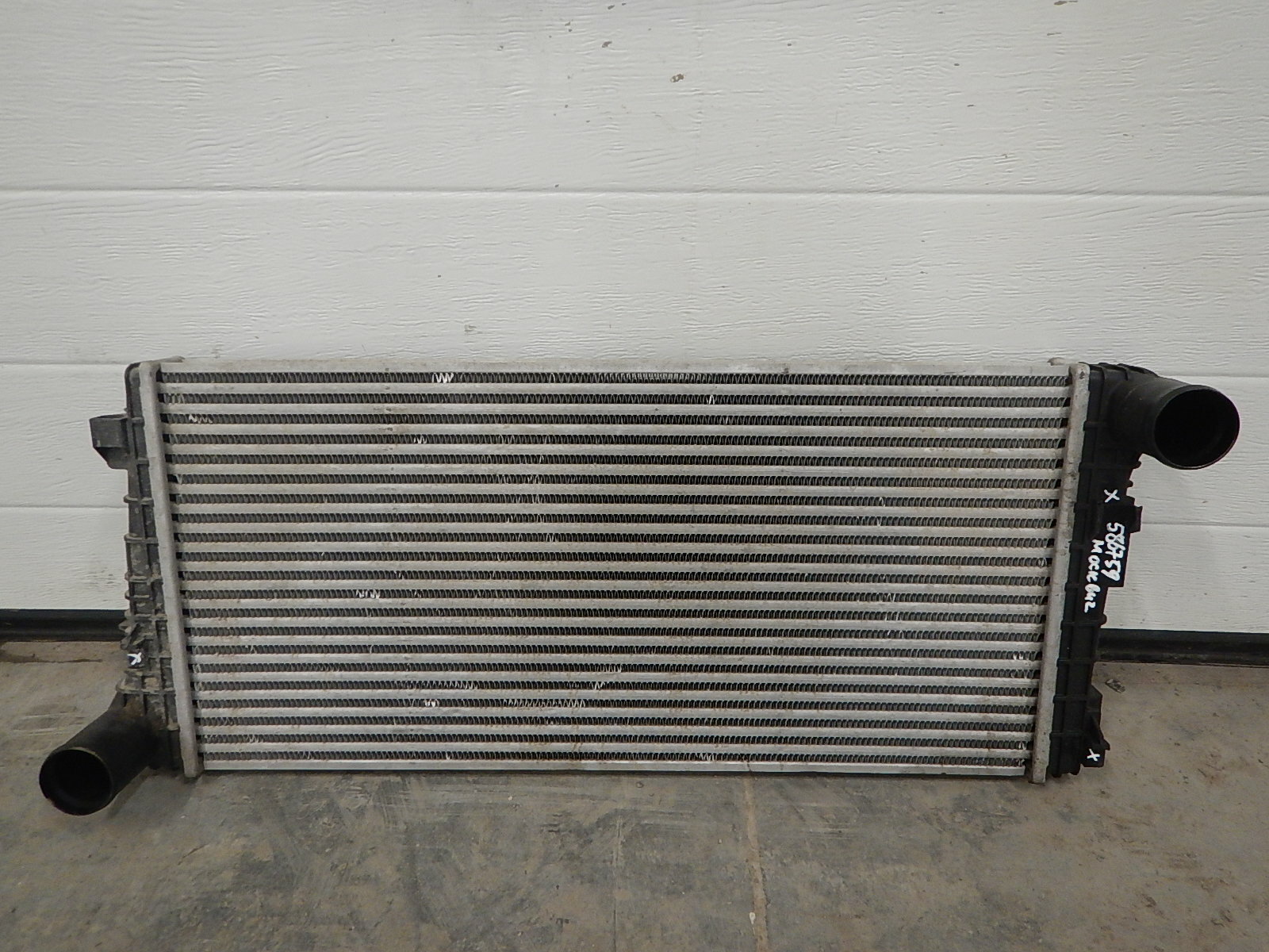 Б/У Интеркулер, Москвич (Moskvich)-3 (22-) Москвич 3 (22-) Сломано 3 крепления. 586759 Москвич арт. 1119100V5070