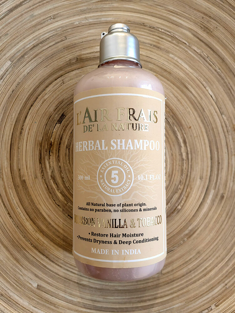 L'air Frais De'la Nature BOURBON VANILLA & TOBACCO Herbal Shampoo (бурбон ваниль И табак травяной шампунь), 300 мл.