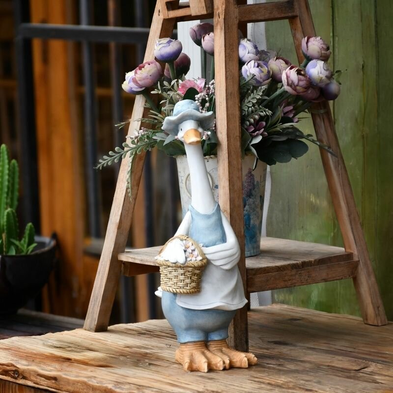 Фигурка садовая