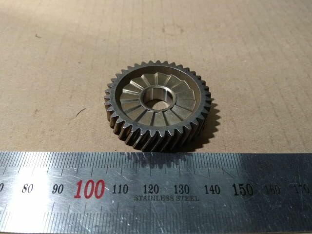 Шестерня косозубая 37 Makita 227806-3