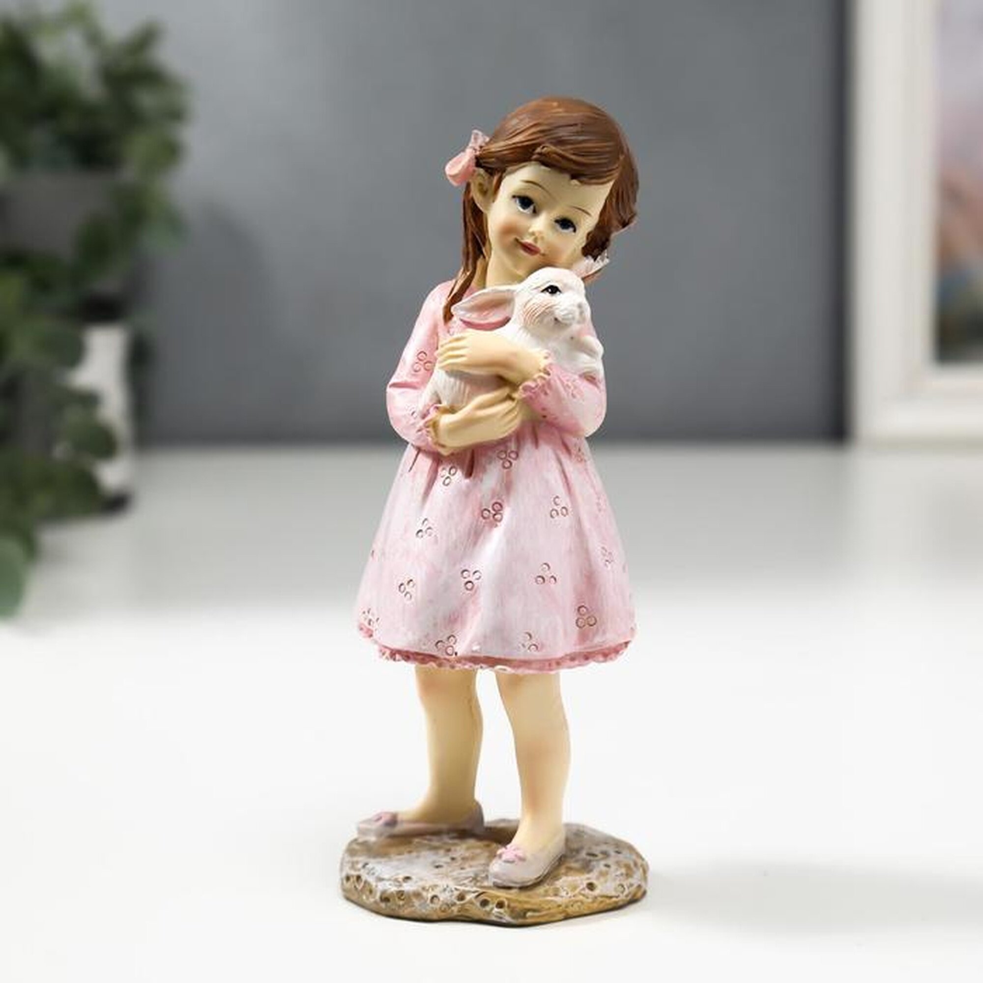 Фигурка полистоун «Малышка Алиса с белым кроликом», 14×5.7×4.7 см