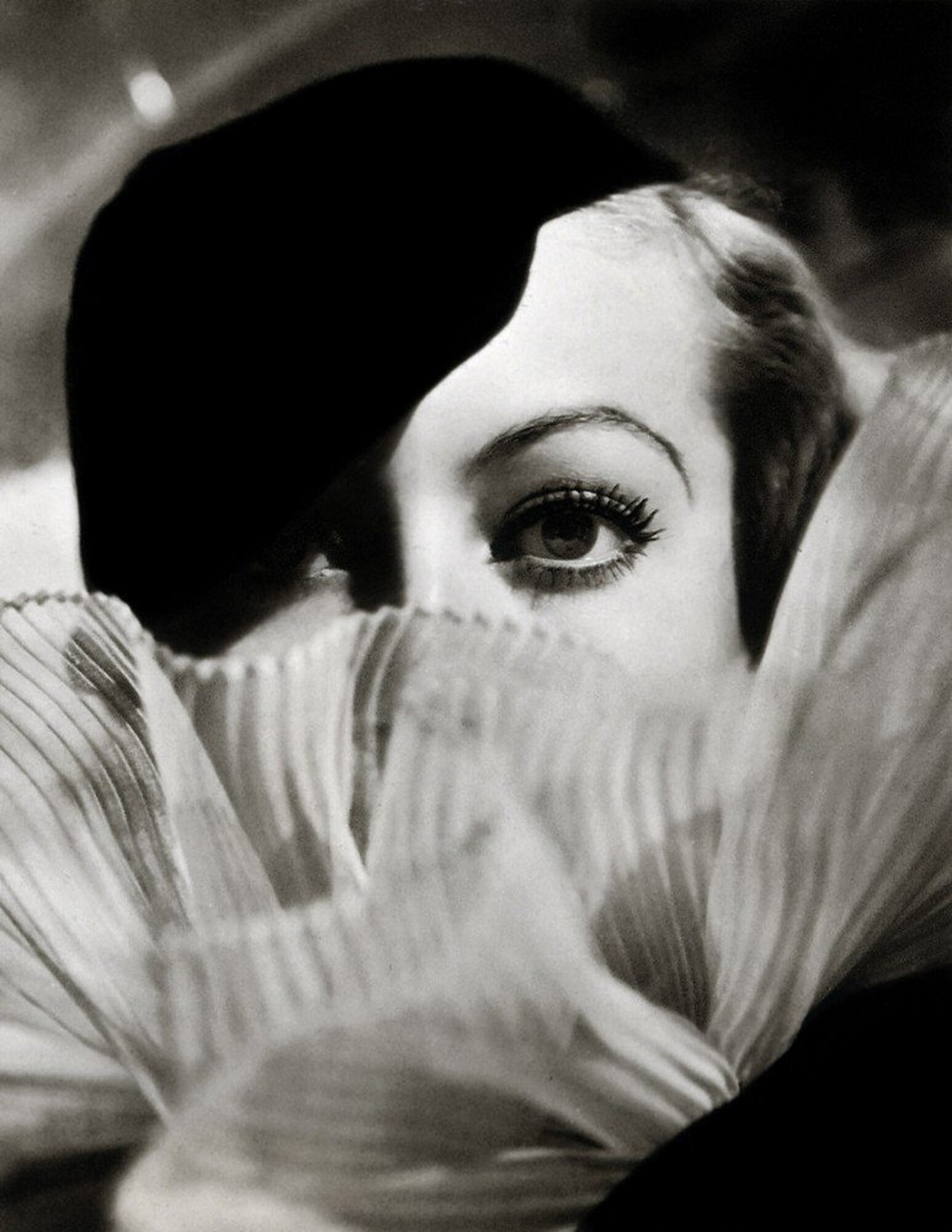 Плакат, постер Джоан Кроуфорд: икона стиля на бумаге, размер 21х30см