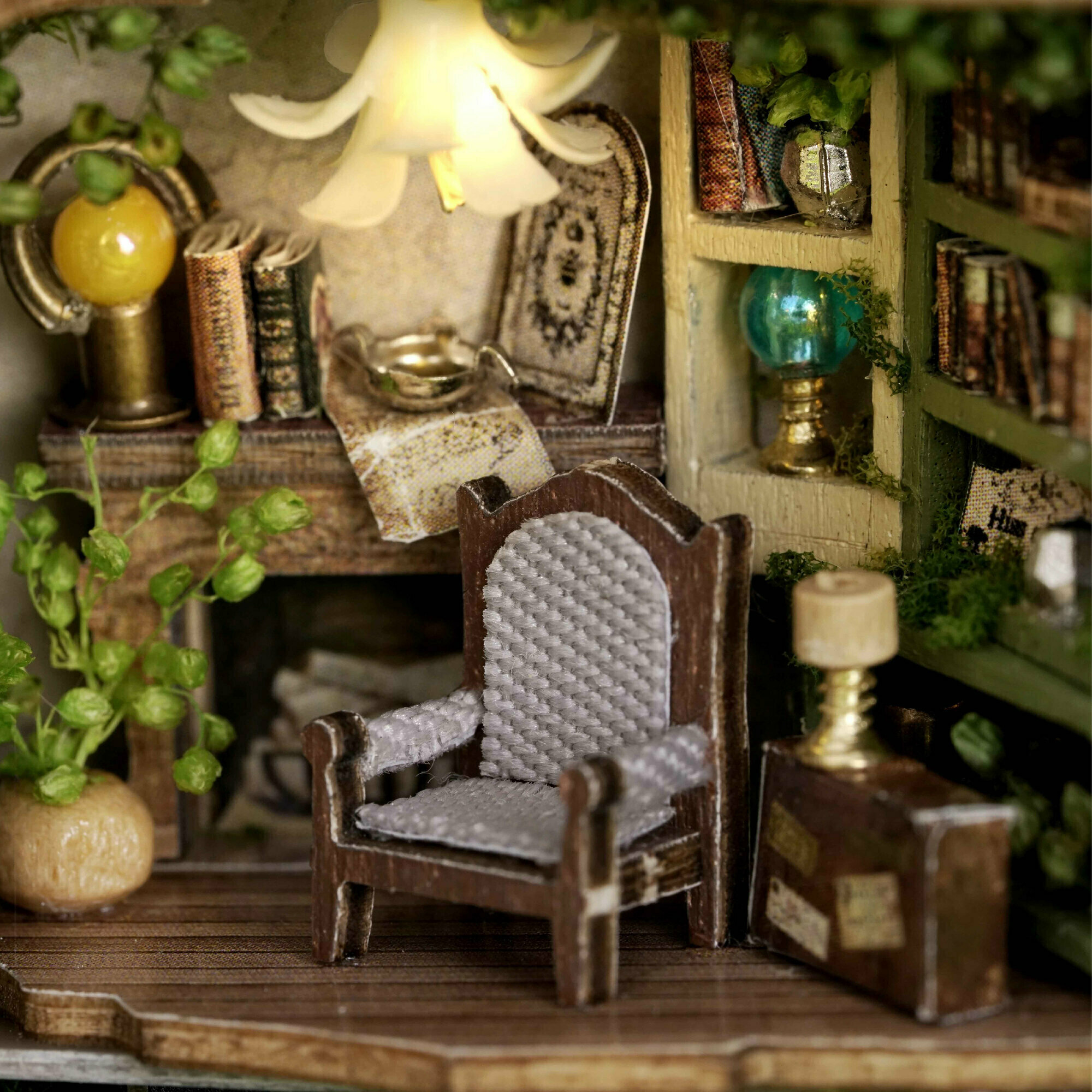 Подарочный Интерьерный конструктор (Румбокс Book-Nook) Yarvita в книге "Лесная Рапсодия" миниатюра DIY House