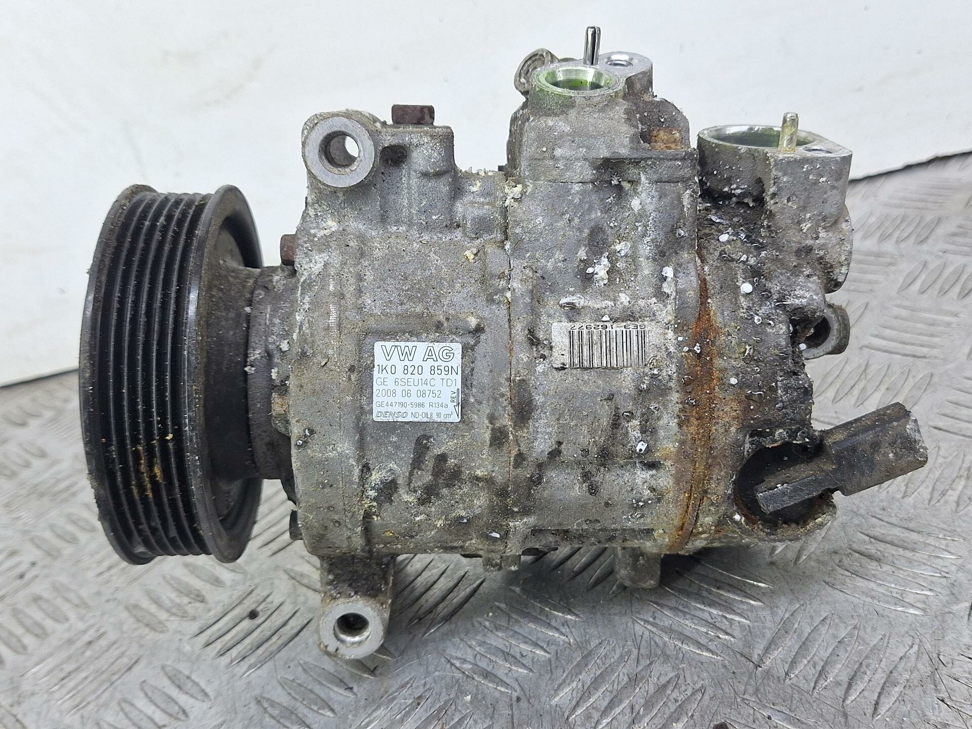 Компрессор кондиционера Volkswagen Golf 6 2008 1K0820859N