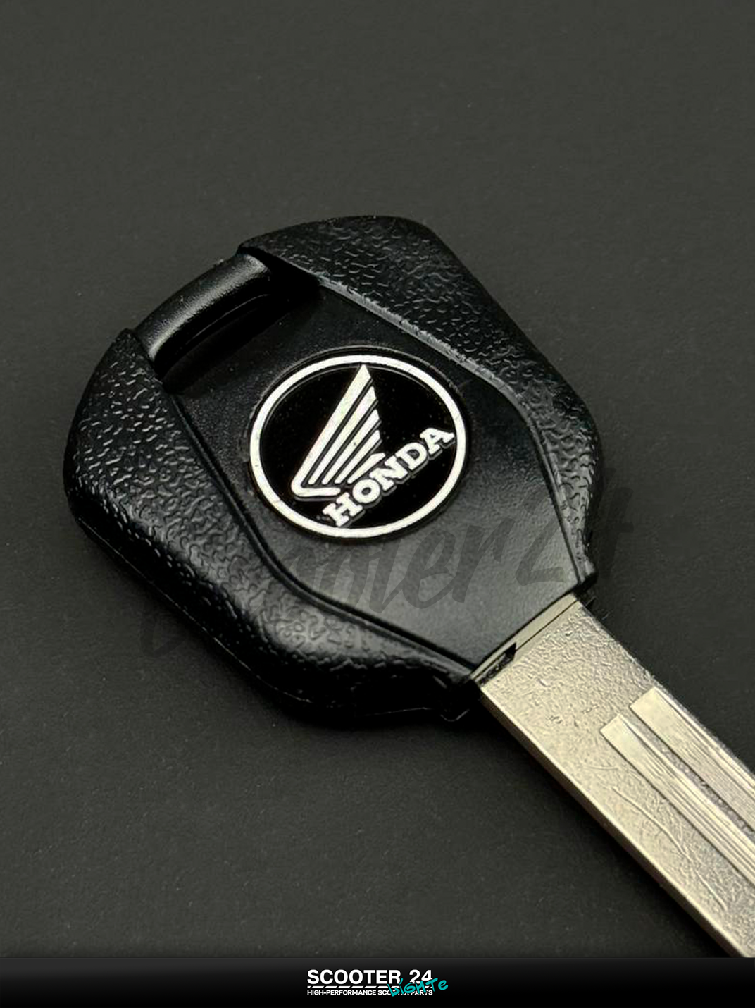 Ключ замка зажигания (заготовка) на мотоцикл и скутер Honda / Хонда Дио, Такт, Джорно (с эмблемой, длинный, черный) "KOMATCU"