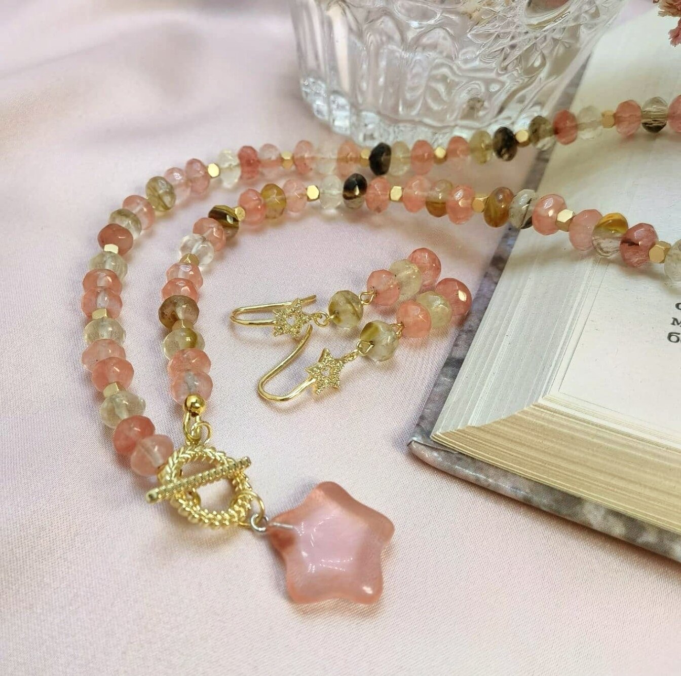 Комплект бижутерии Камни Елены: серьги, колье, халцедон