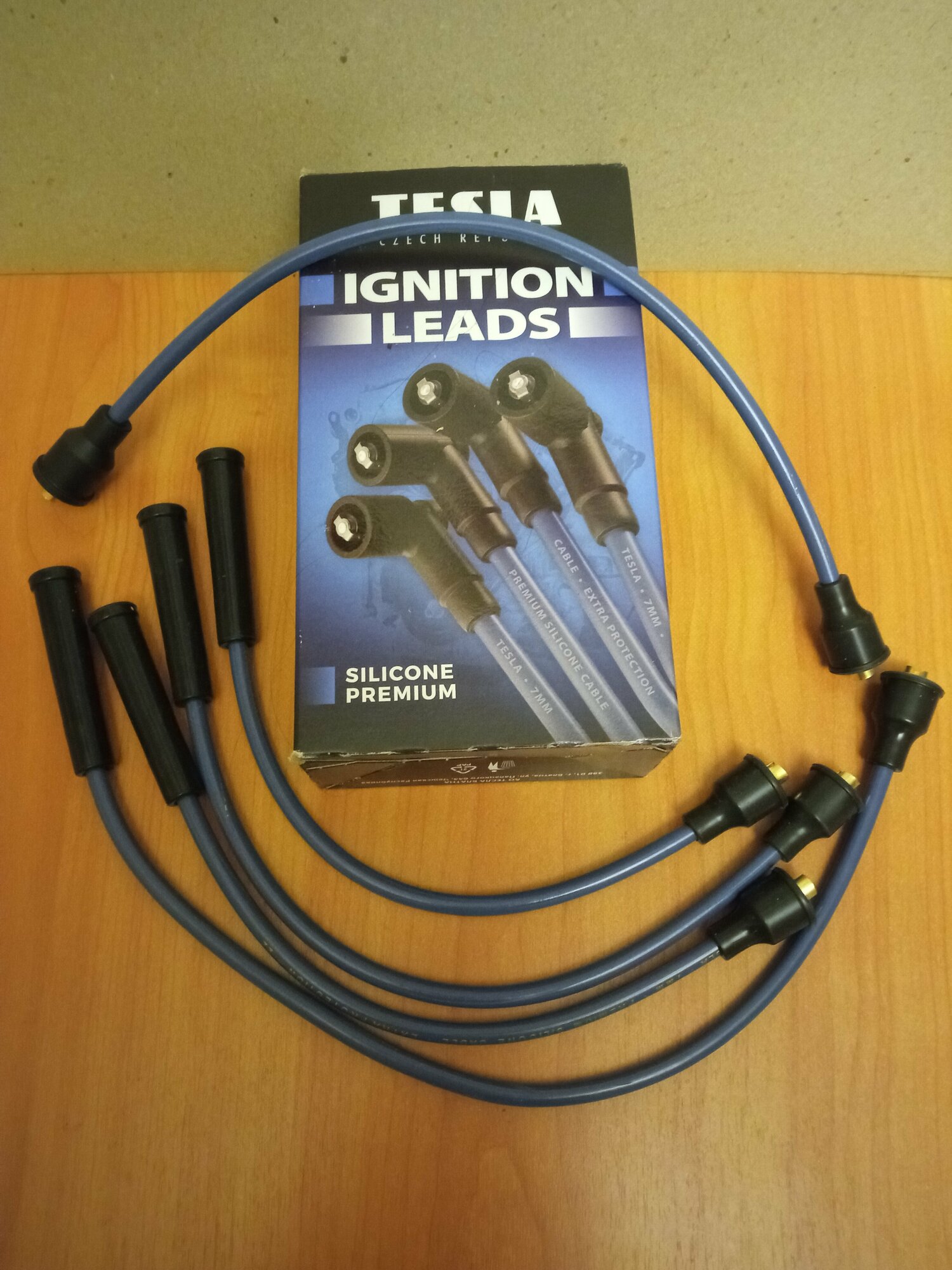 Провода высокого напряжения для ГАЗ, Волга. ГАзель, УАЗ с двигателями ЗМЗ-402, УМЗ-421,-4215 силиконовые с наконечниками. TESLA, Чехия T358S