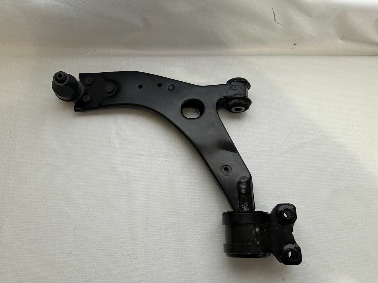 Передний левый рычаг форд фокус 2 до 27.02.2006 г. в. в сборе с шаровой 18 мм Ford focus 2 рычаг Турция