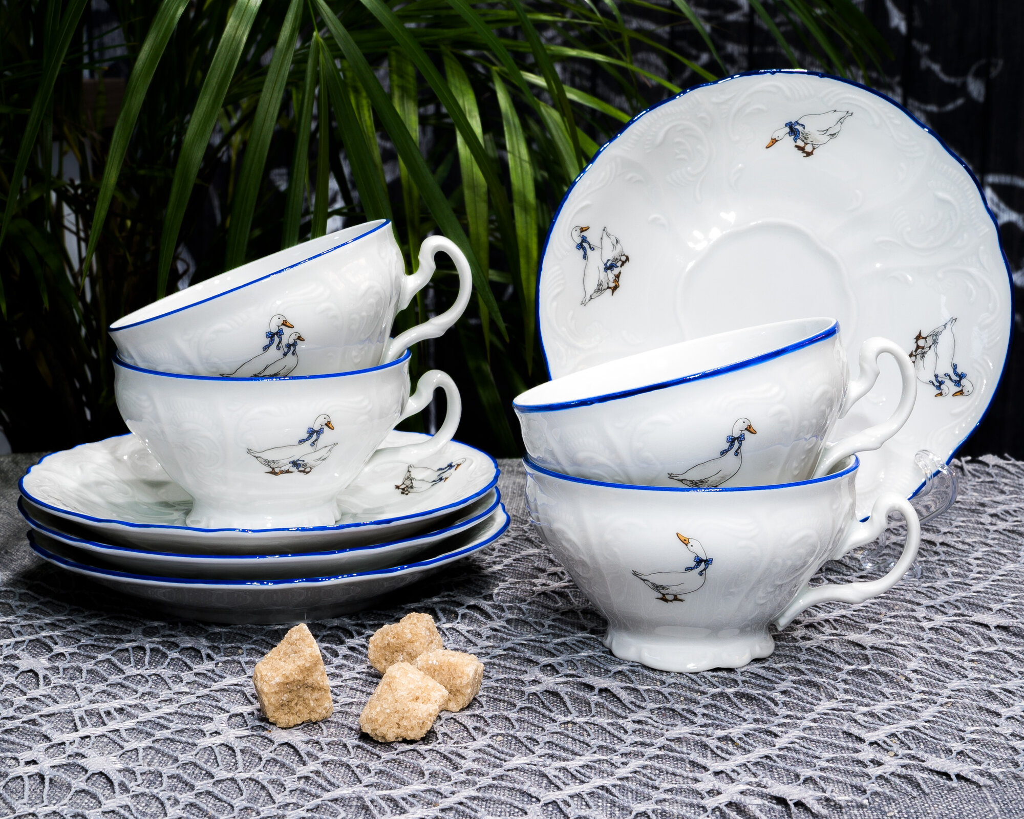 Чайный набор посуды на 4 персоны Bernadotte Гуси 360 мл, 8 предметов: 4 чашки и блюдца, подарочный белый фарфор Бернадот Чехия