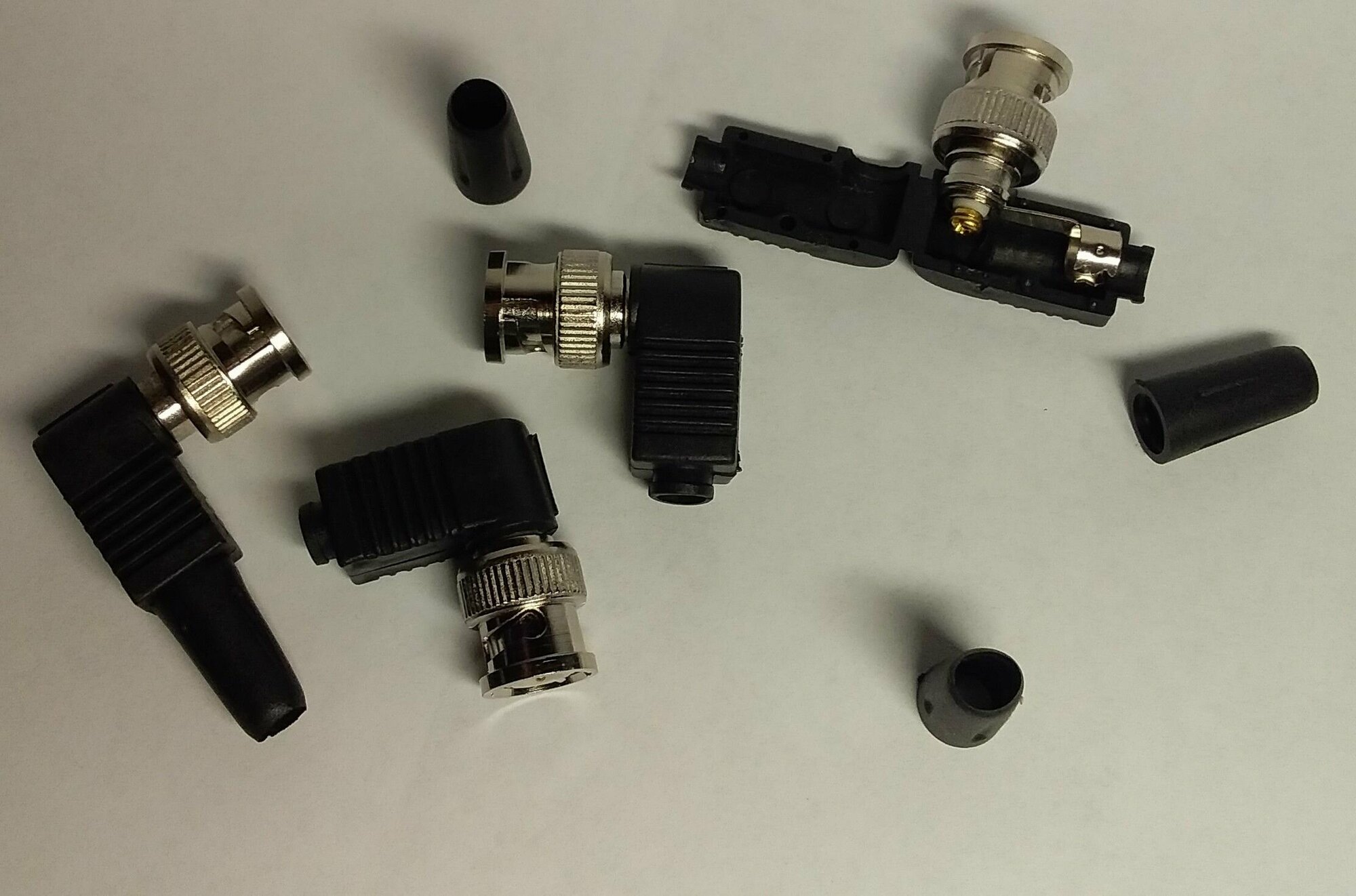 Разъем PROconnect Штекер BNC под винт, угловой, медь. Комплект 4шт.