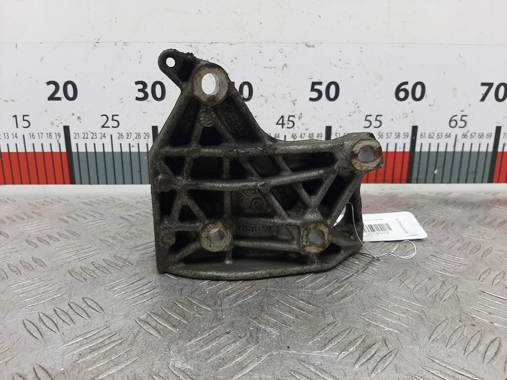 Кронштейн генератора Renault Sandero 1 7700864288 арт. 2079970
