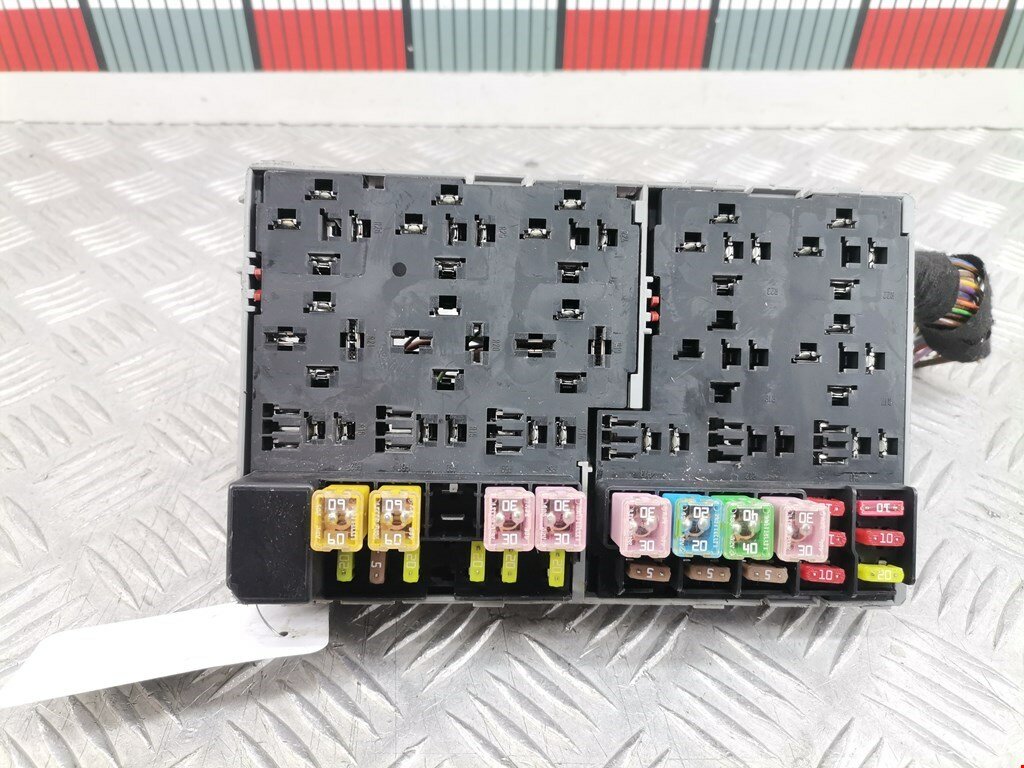 Блок предохранителей Ford Transit 5 1579004 арт. 1988881