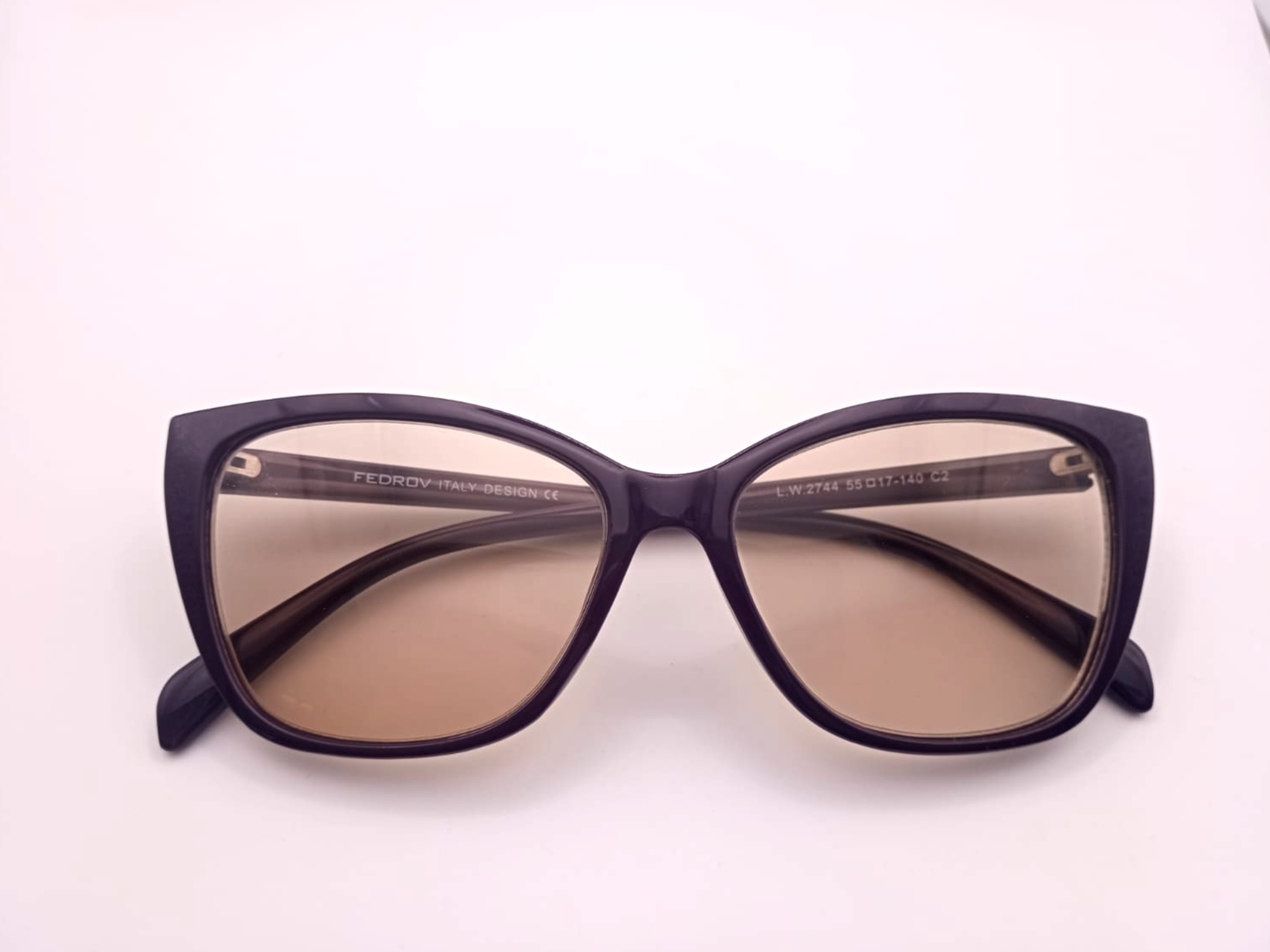 Готовые очки с линзами-хамелеон и диоптриями +2.5