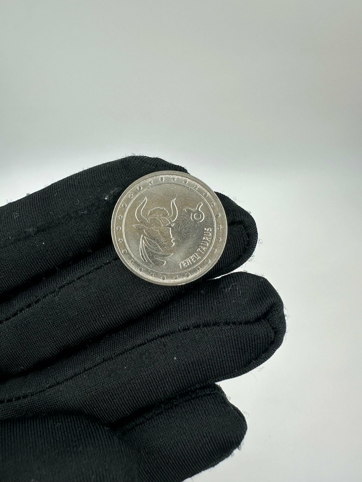 Монета Приднестровье 1 рубль 2016 год "Знаки зодиака - Телец"