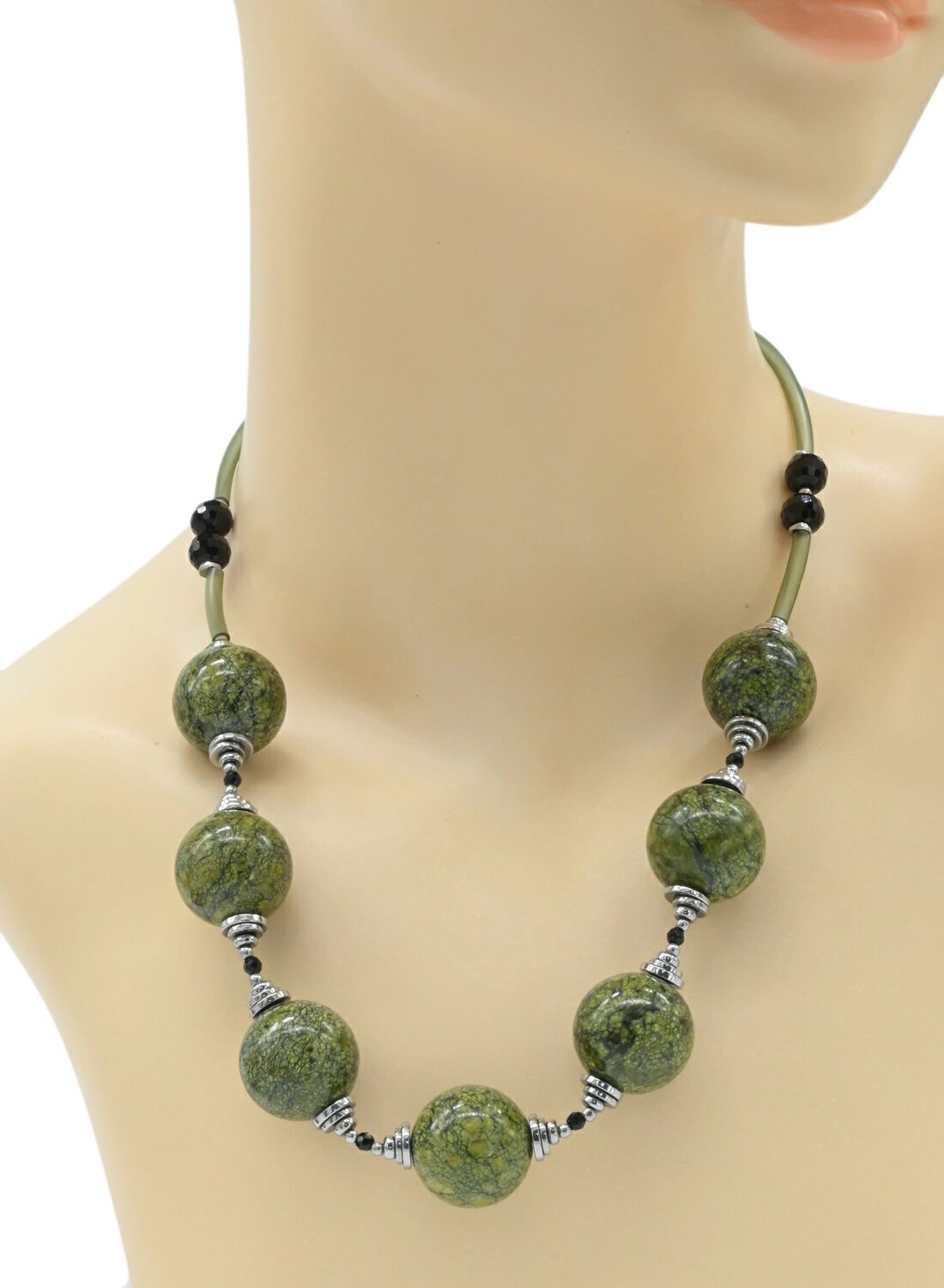 Колье, змеевик