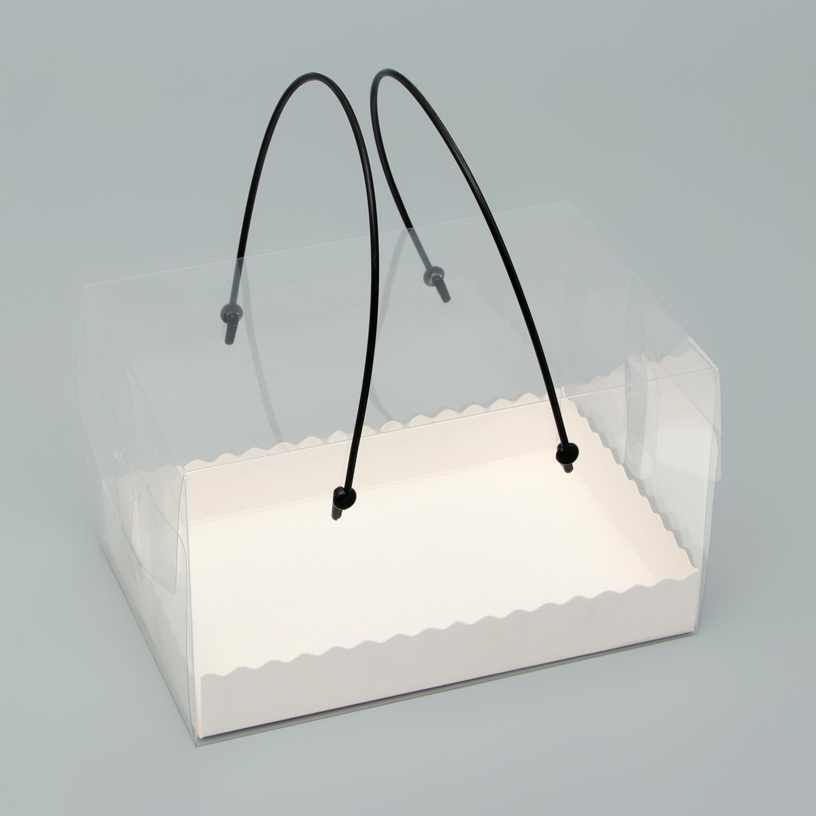 Коробка под рулет с ручками, белая 16.5×11×10 см. Кондитерская упаковка