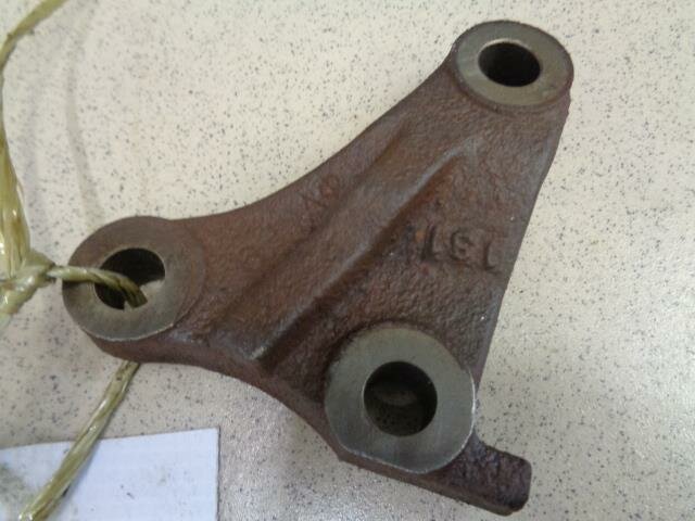 Кронштейн КПП от Ford Escape 2000-2006