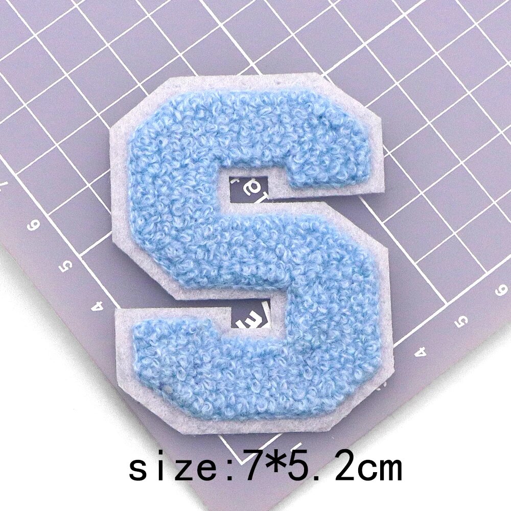 Синяя нашивка-буква S, 7*5.2 см