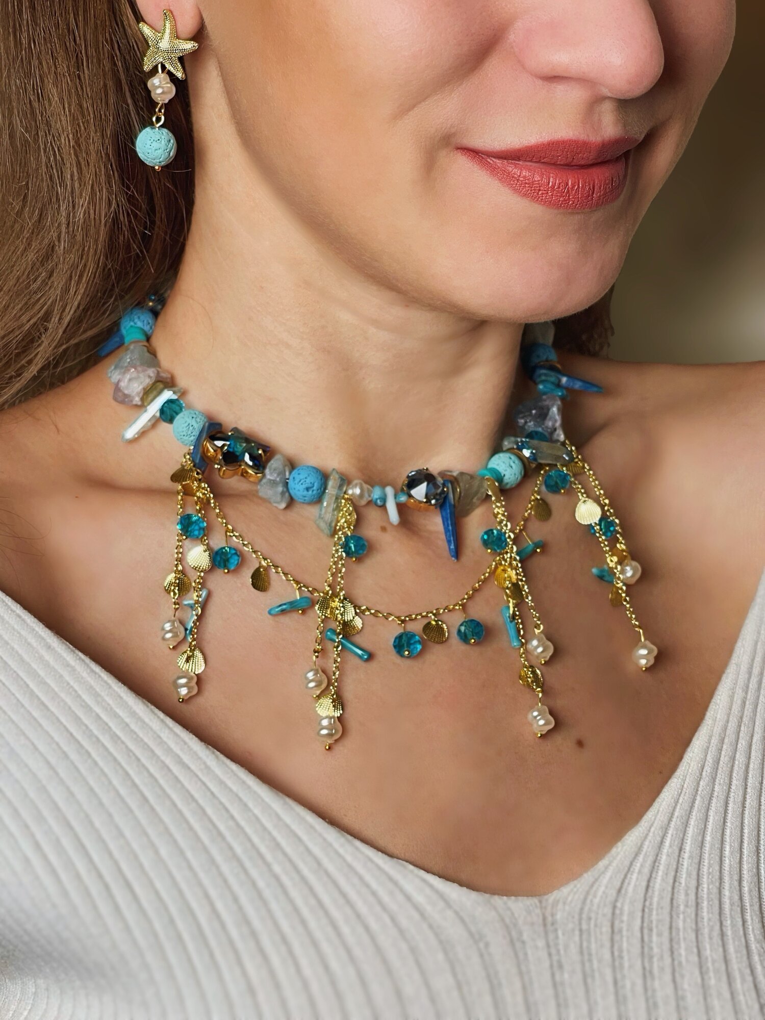 Комплект бижутерии: серьги, колье, коралл, кварц