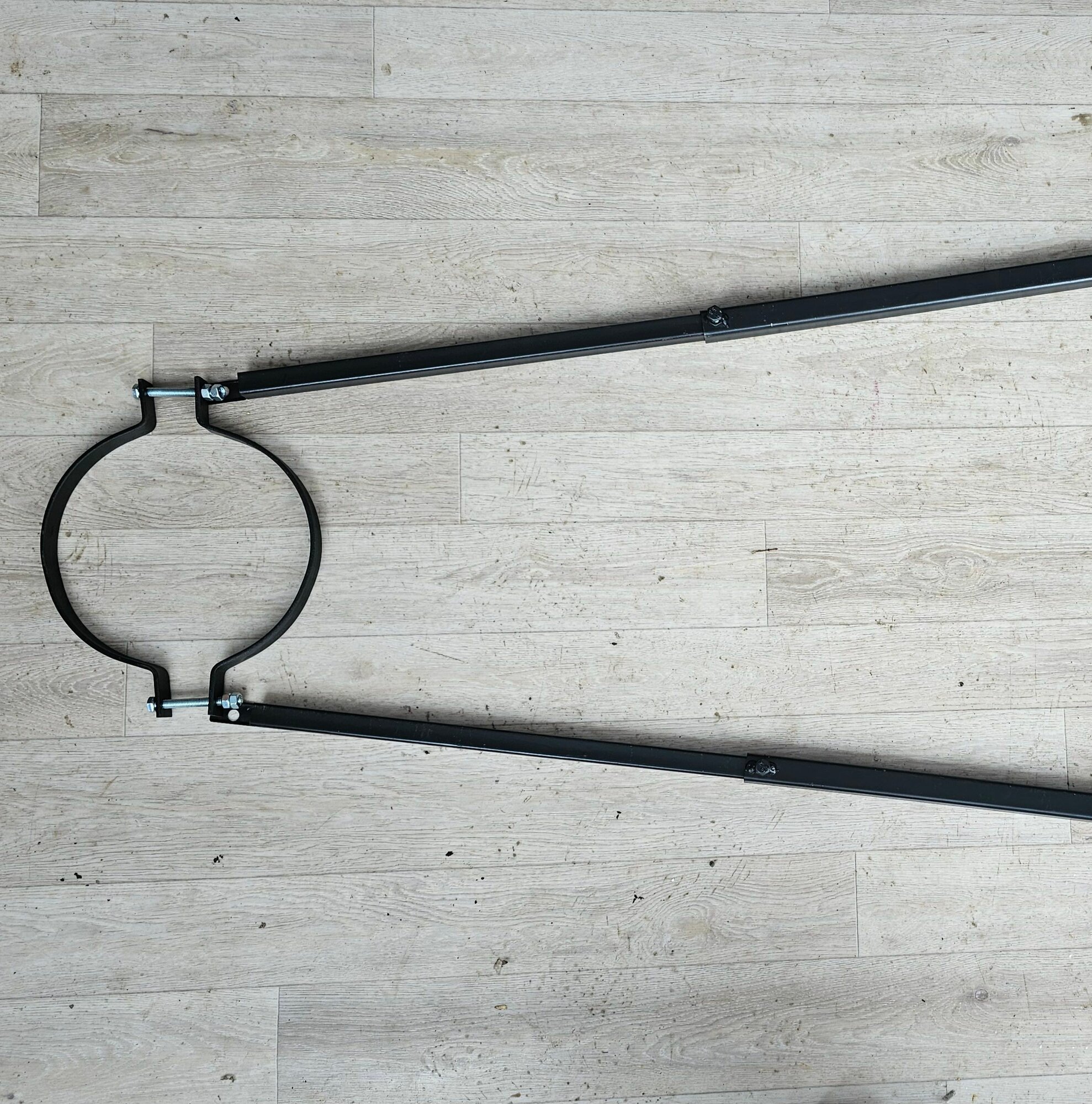 Кронштейн растяжки для дымохода телескопические Ф 200-210мм (длина 900-1400 мм) черный