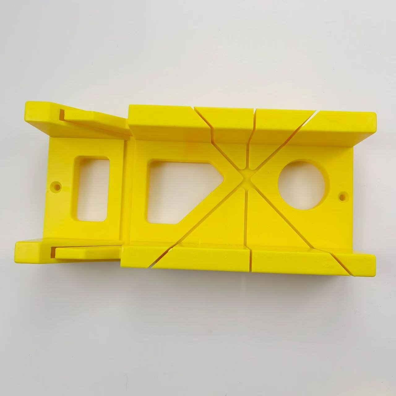 Деревообрабатывающая торцовочная пила, торцовочная пила с направляющей для резки под углом.