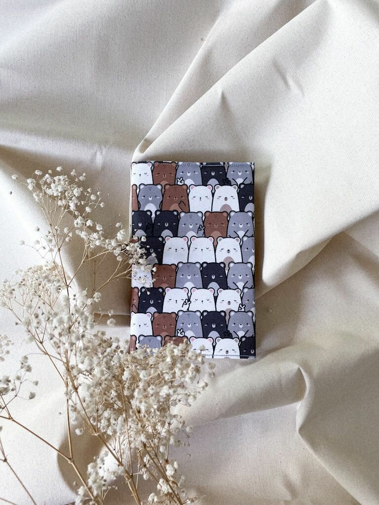 Обложка для стандартных книг из водоотталкивающей ткани.