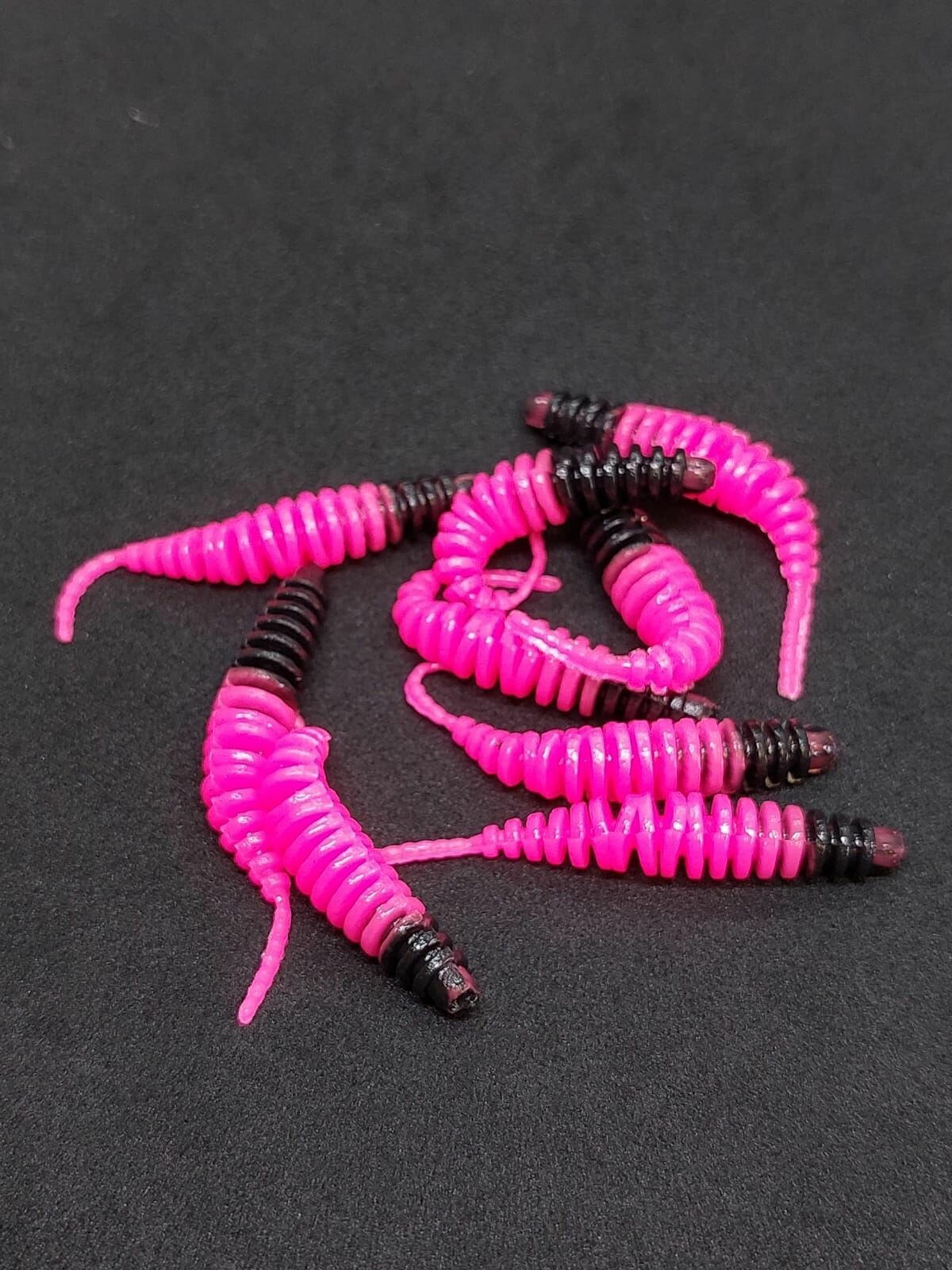 Форелевая силиконовая приманка WORM. Чёрный розовый