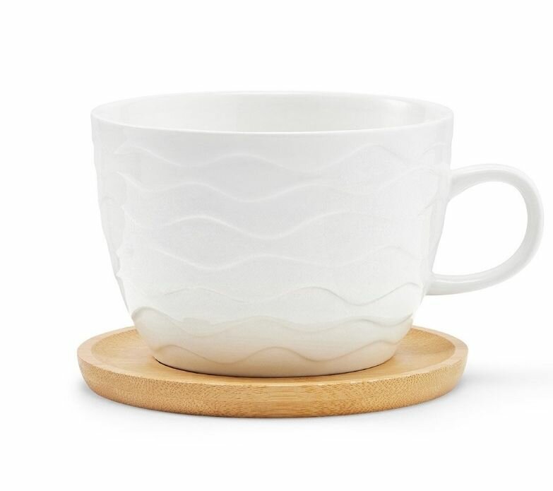 Кружка с деревянной тарелкой