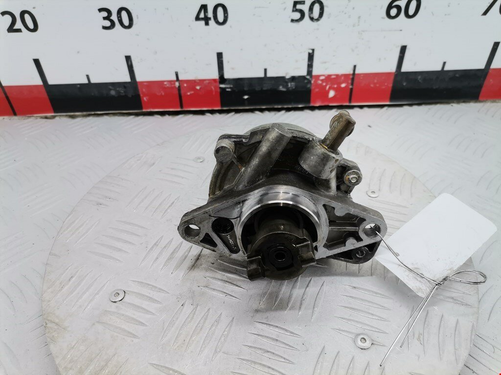 Насос вакуумный Opel Corsa D 55255221 арт. 1595663
