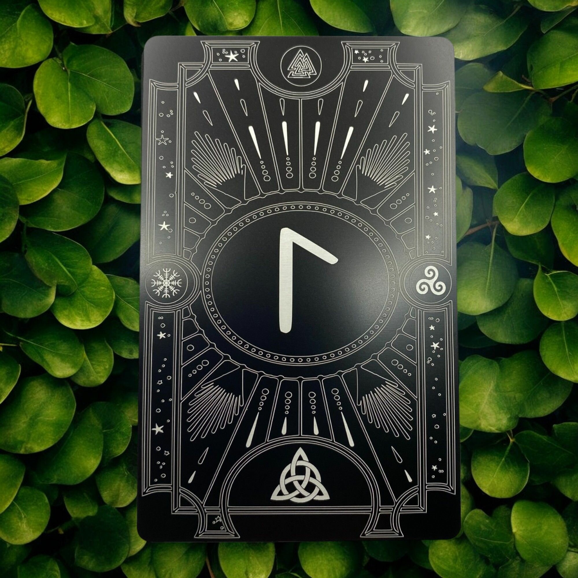 Рунический оберег, карта-талисман Лагуз