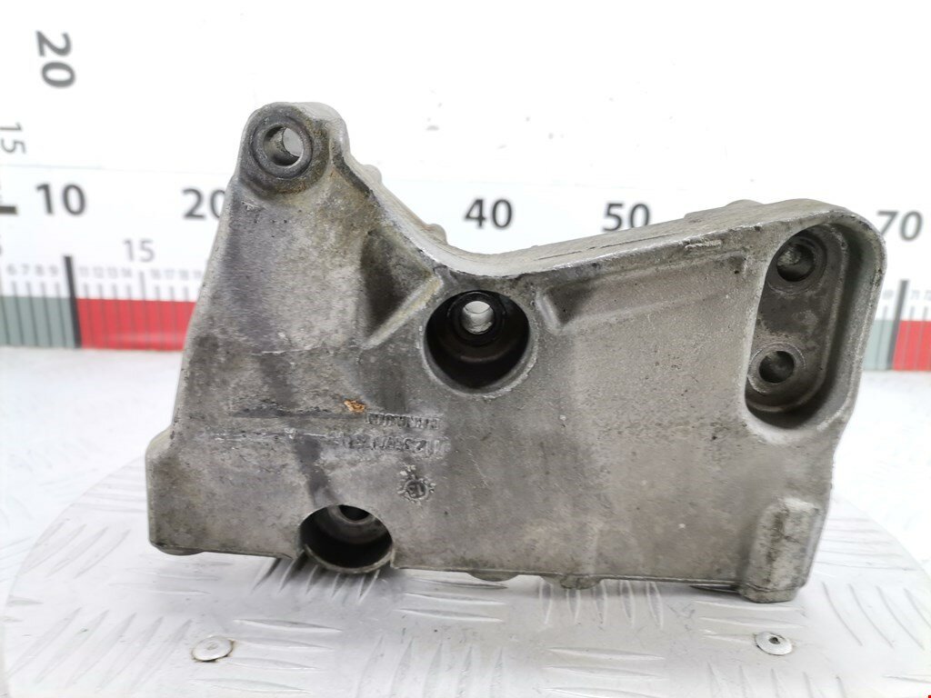 Кронштейн (крепление лапа) двигателя Renault Megane 3 112317173R арт. 1620359