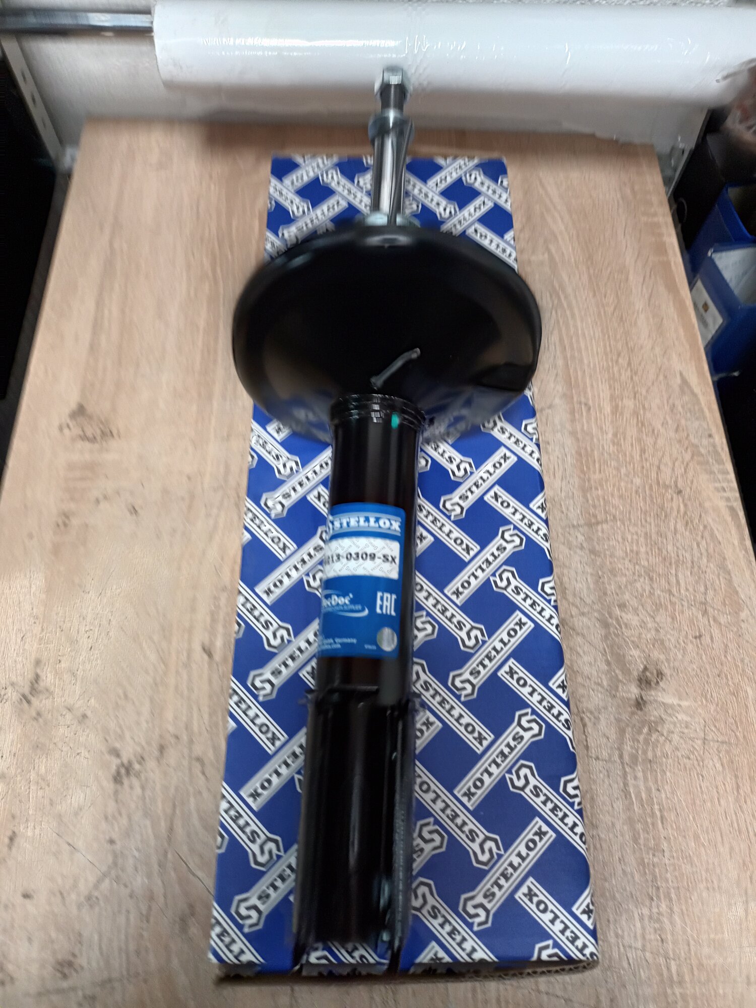 Амортизатор передний Рено Логан Stellox