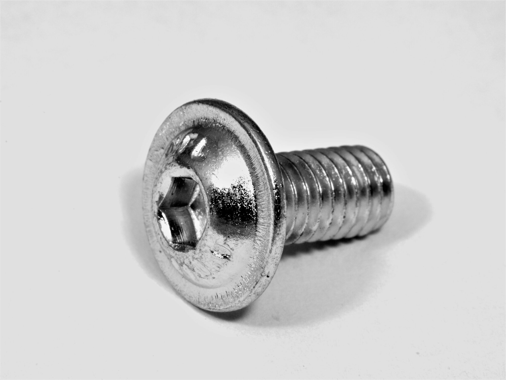 Винт с полукругл. гол, с буртом и вн. шестигр, А2, М6х12 ISO 7380-2, L50 / 10 шт / соберизавод