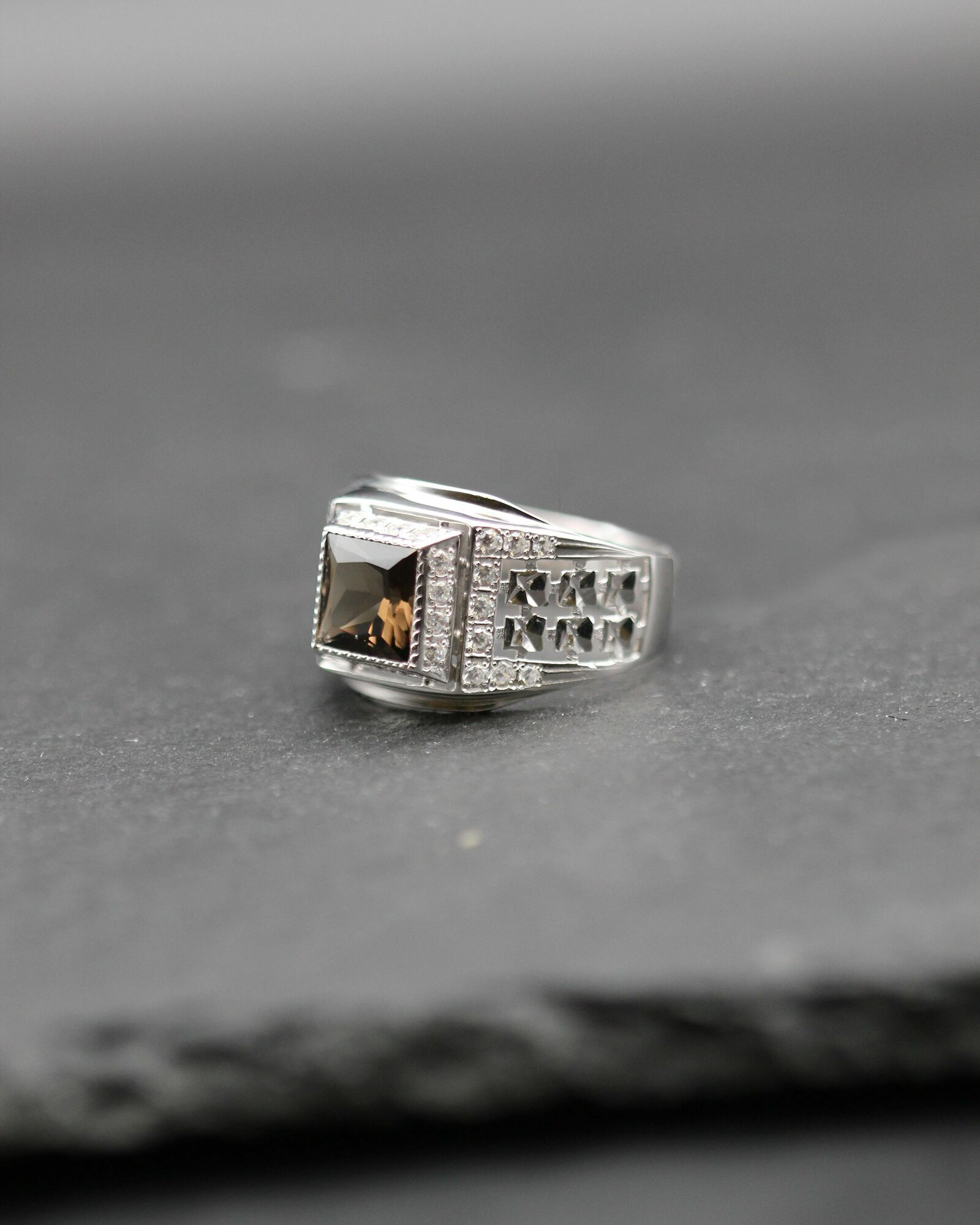 Перстень, серебро, 925 проба, родирование, фианит, раухтопаз