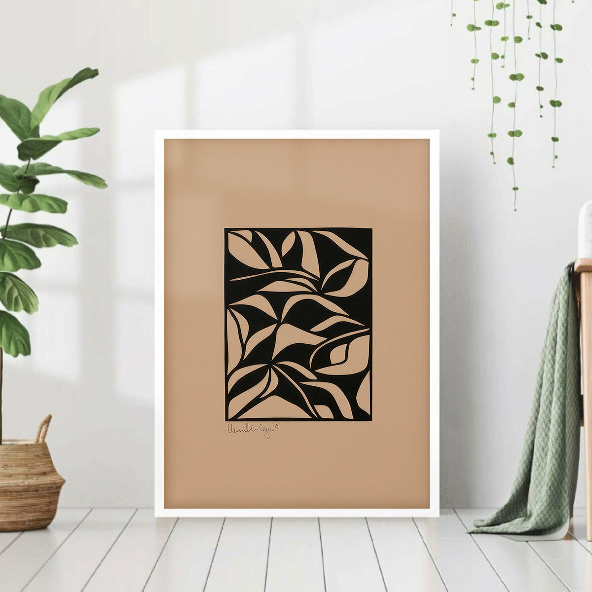 Постер "Абстракция черный узор на коричневом фоне" 50x70 в белой рамке для интерьера на стену