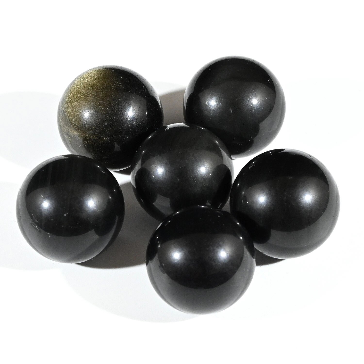 Шар из обсидиана радужного, диаметр 23-24мм .