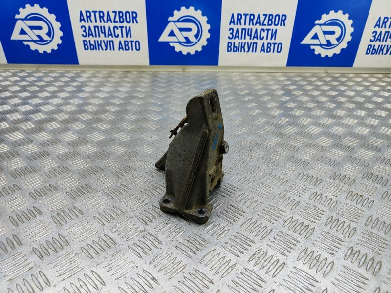 Б/У Кронштейн двигателя Suzuki Grand Vitara / Сузуки Гранд Витара 2.0 J20A 140 Л.С 2005