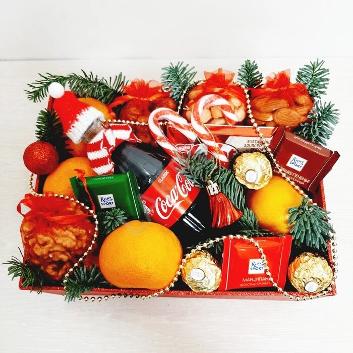 Подарочный набор с орехами и шоколадом "Уютный вечер" на Новый год