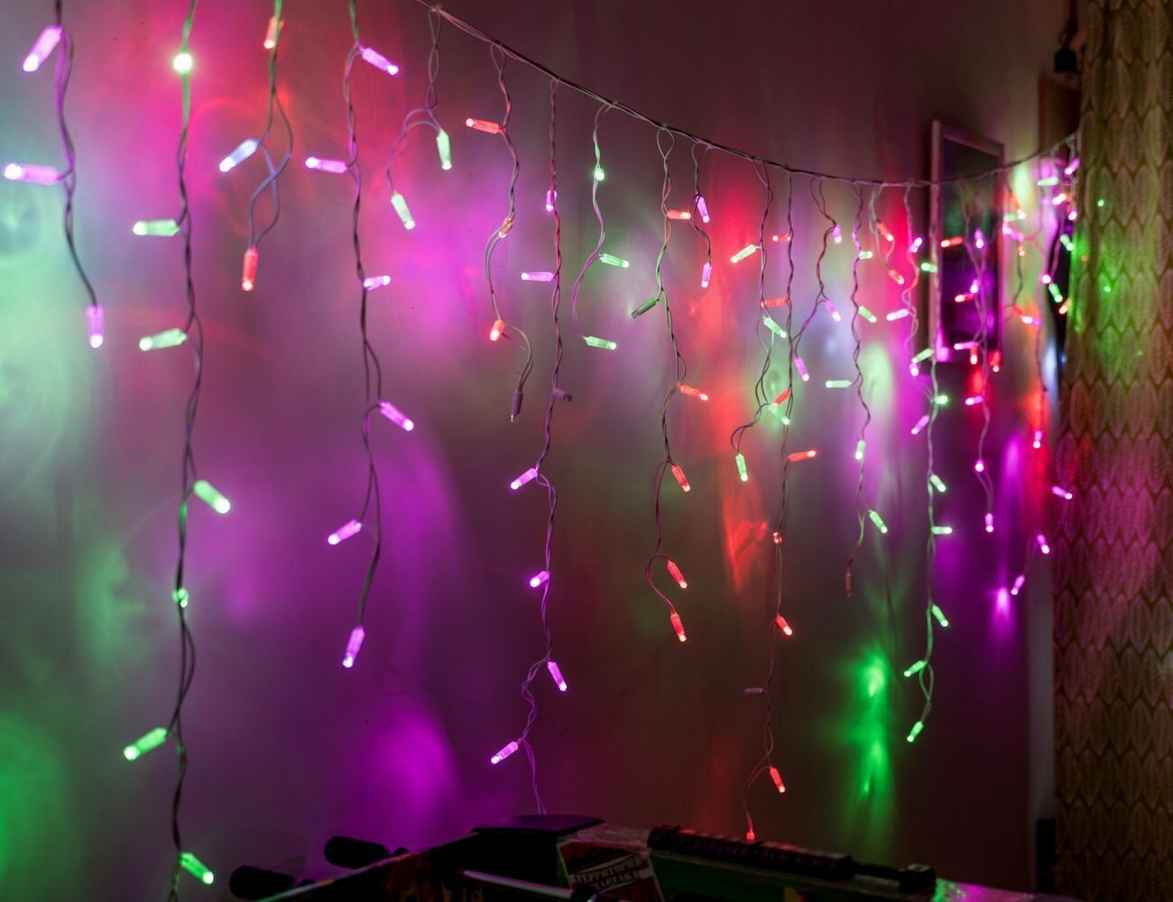 Светодиодная гирлянда бахрома м, 144 красных, розовых, зеленых LED ламп, мерцание, белый ПВХ, соединяемая, IP65, Rich LED