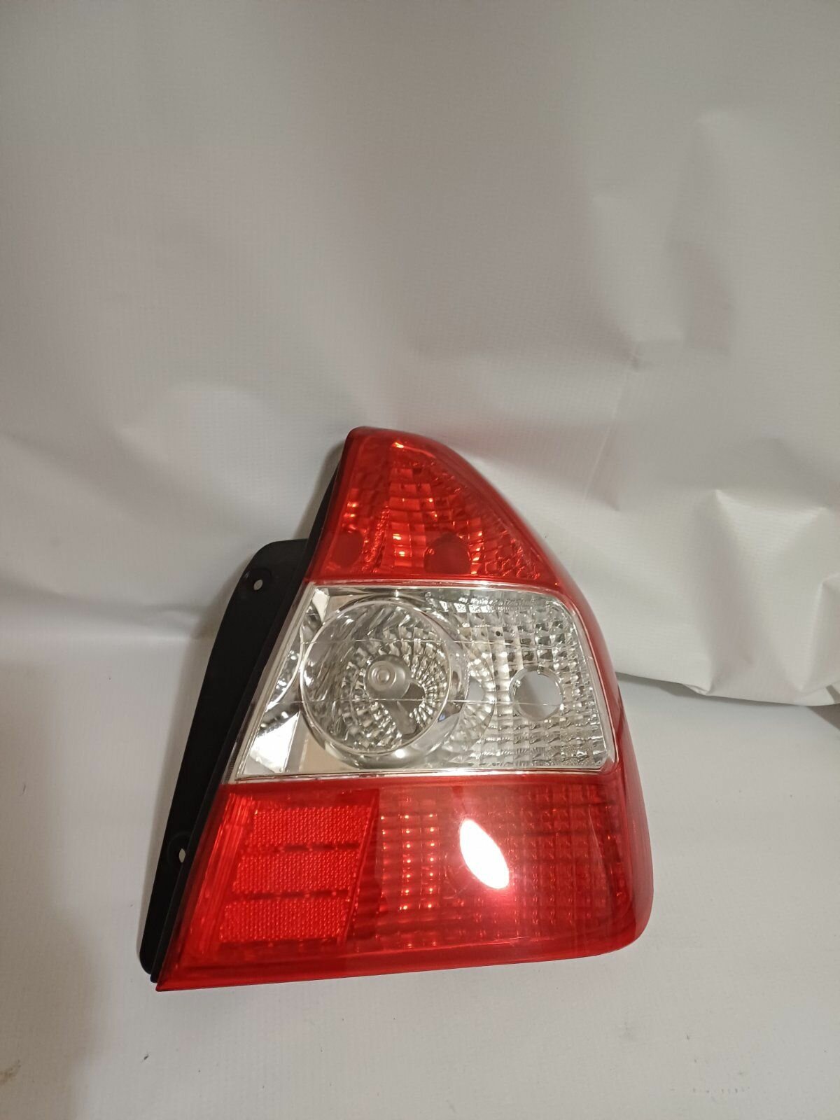 Правый фонарь Хендай Акцент HYUNDAI ACCENT Тагаз хрусталь задний стоп
