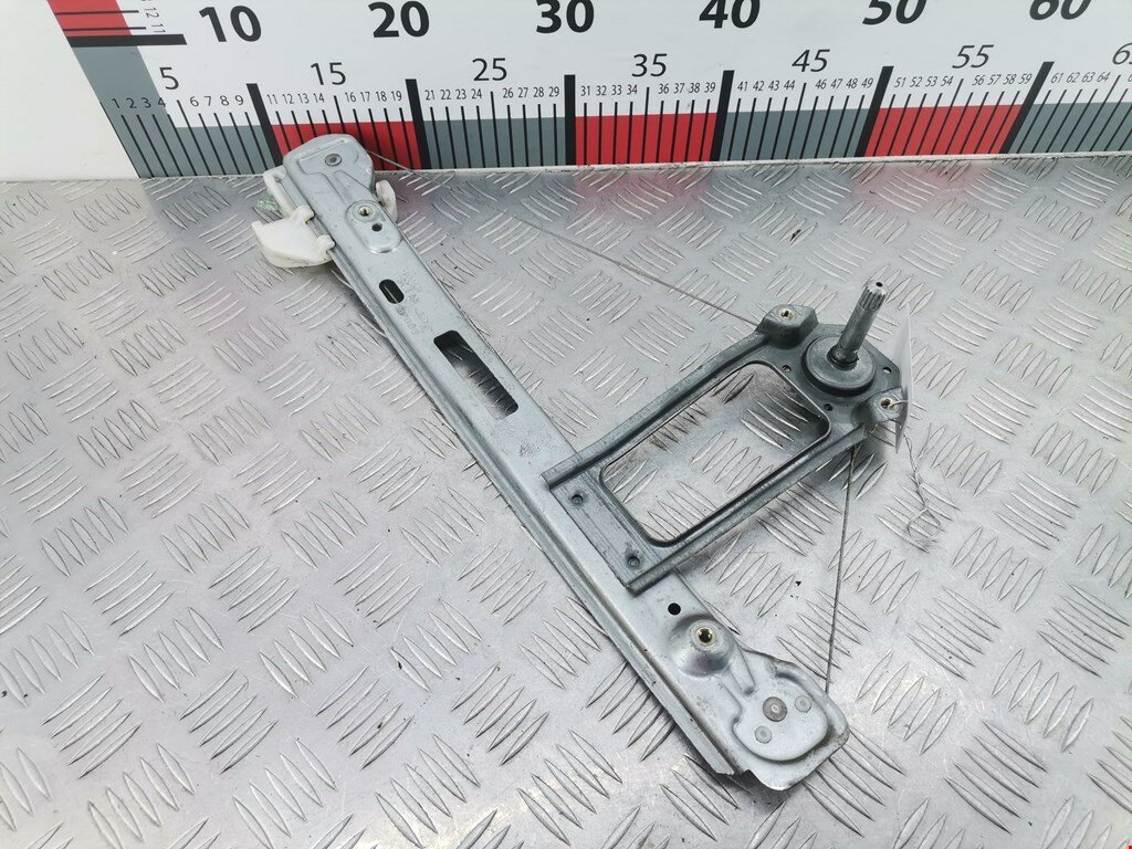 Стеклоподъемник механический двери задней левой Ford Focus 1 XS41A27001 арт. 1882090