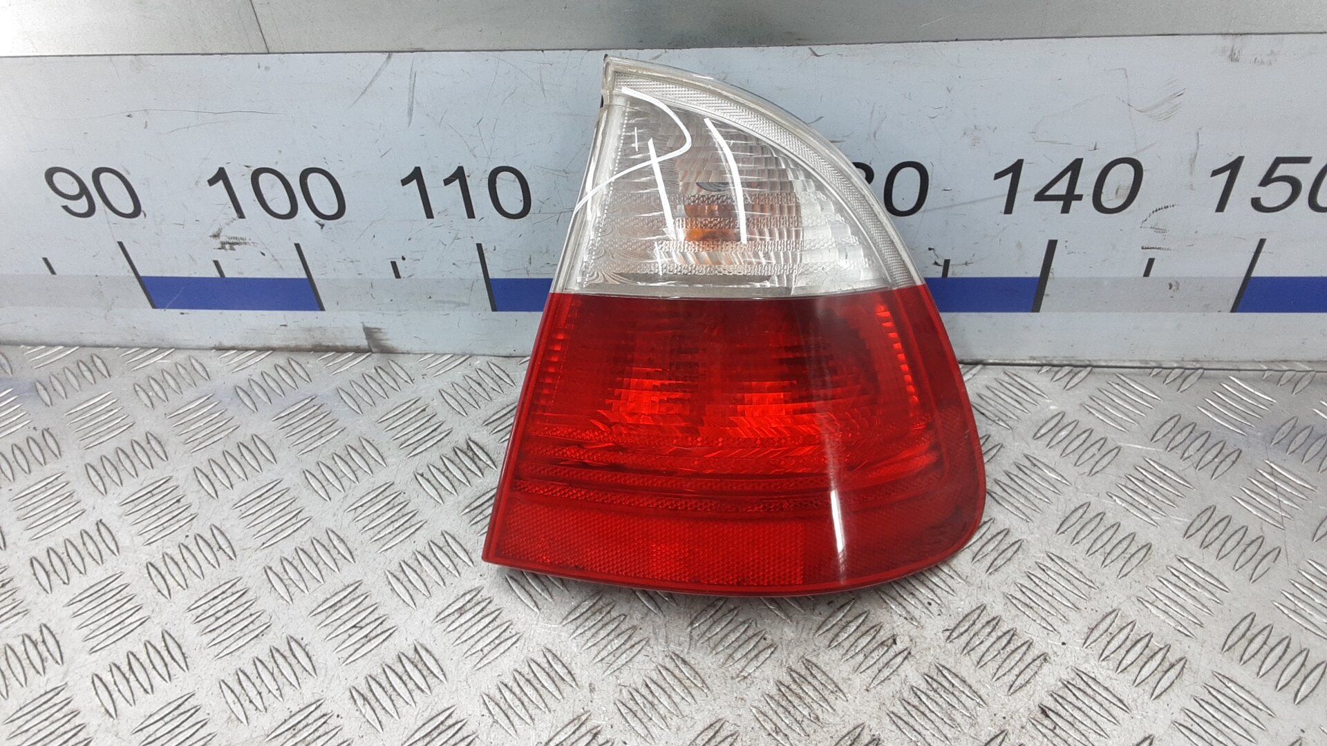 Фонарь задний правый BMW 3 E46